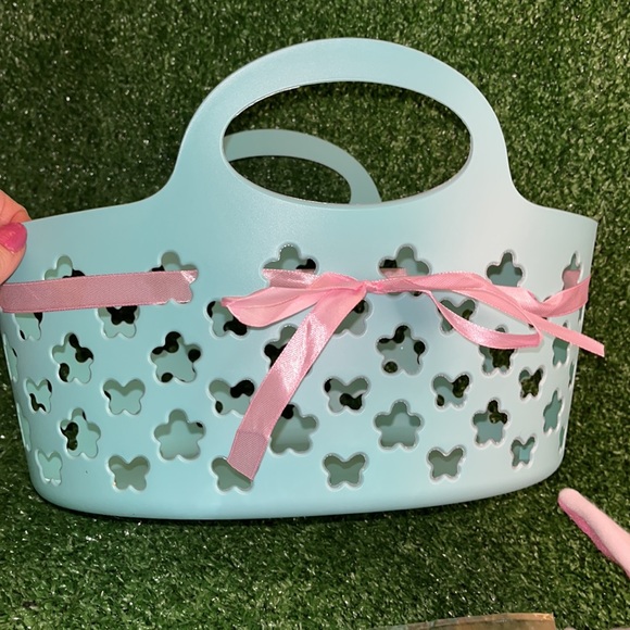 Holiday | Butterfly And Flower Mint Green Easter Basket With Bunny ...